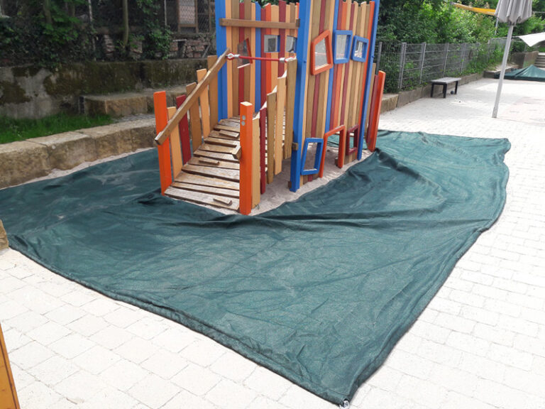 Sandkastenabdeckung mit Aussparung | KUBULUS