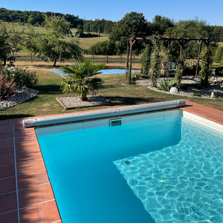 Pool abdecken mit einer PVC Poolplane | KUBULUS